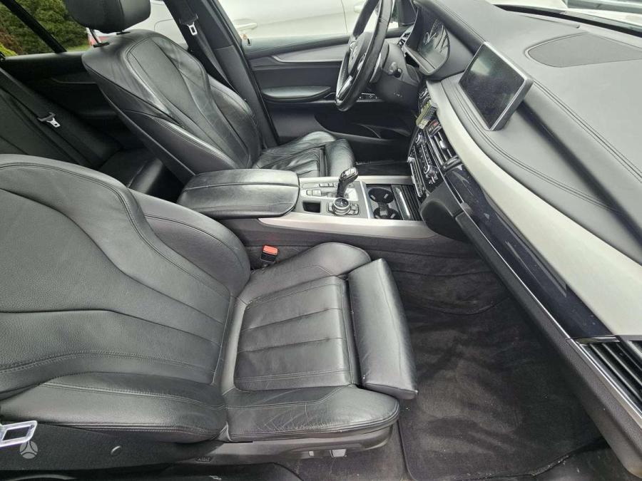 White BMW X5 2014 in Kaunas, with an engine capacity of 3.00 L and mileage of 221 thousand km for 19900 €, photo 31 on AUTOMOTO.COM.LV