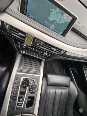 White BMW X5 2014 in Kaunas, with an engine capacity of 3.00 L and mileage of 221 thousand km for 19900 €, photo 32 on AUTOMOTO.COM.LV