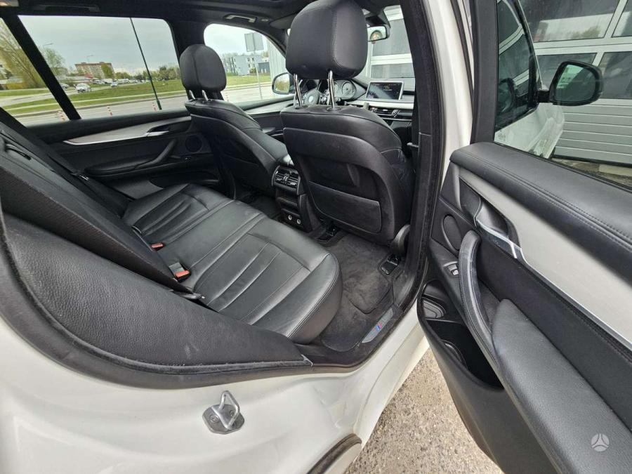 White BMW X5 2014 in Kaunas, with an engine capacity of 3.00 L and mileage of 221 thousand km for 19900 €, photo 34 on AUTOMOTO.COM.LV