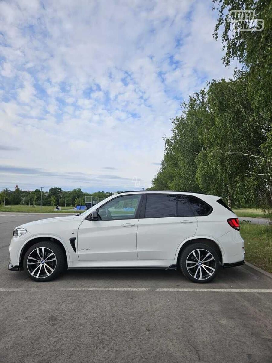 White BMW X5 2014 in Vilnius, with an engine capacity of 3.00 L and mileage of 237 thousand km for 20900 €, photo 7 on AUTOMOTO.COM.LV