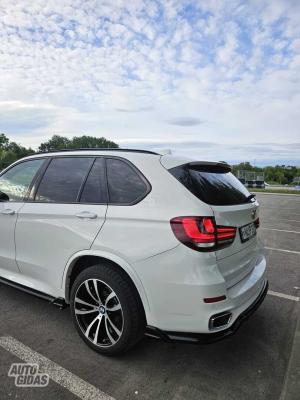 White BMW X5 2014 in Vilnius, with an engine capacity of 3.00 L and mileage of 237 thousand km for 20900 €, photo 11 on AUTOMOTO.COM.LV