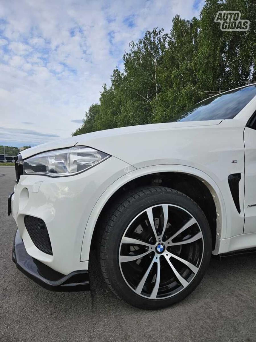 White BMW X5 2014 in Vilnius, with an engine capacity of 3.00 L and mileage of 237 thousand km for 20900 €, photo 13 on AUTOMOTO.COM.LV