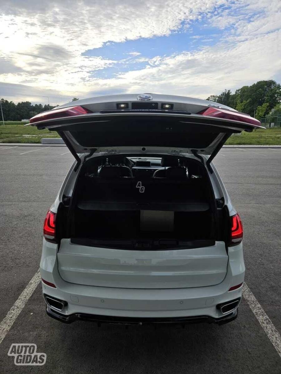 White BMW X5 2014 in Vilnius, with an engine capacity of 3.00 L and mileage of 237 thousand km for 20900 €, photo 15 on AUTOMOTO.COM.LV