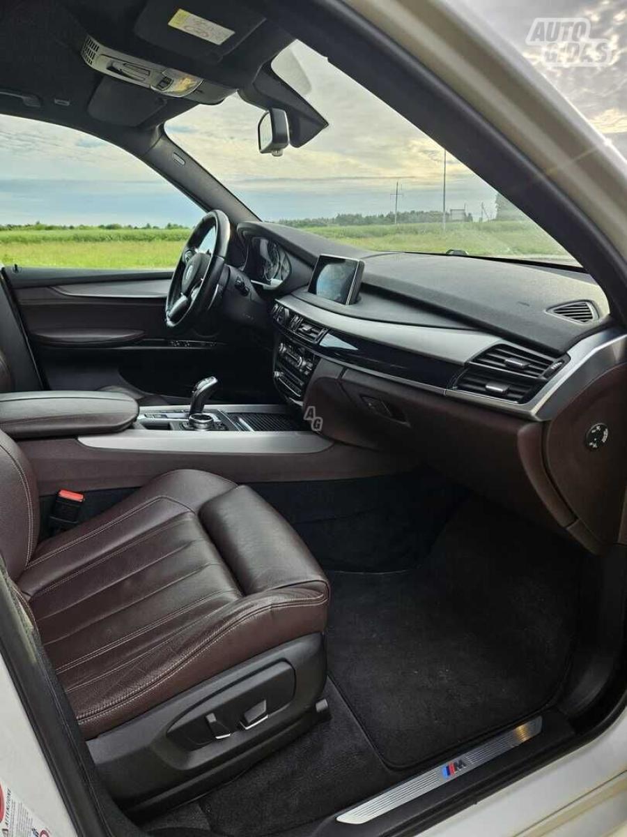 White BMW X5 2014 in Vilnius, with an engine capacity of 3.00 L and mileage of 237 thousand km for 20900 €, photo 18 on AUTOMOTO.COM.LV