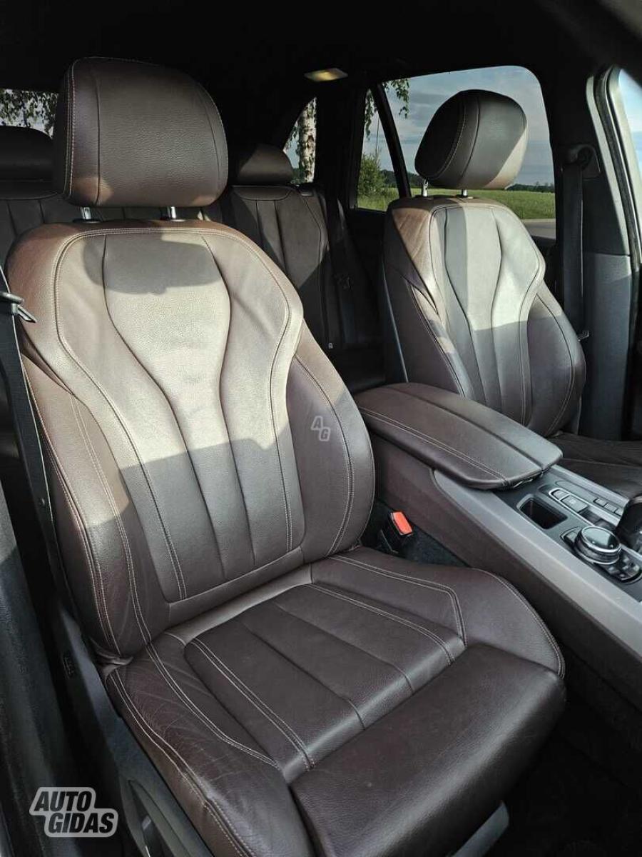 White BMW X5 2014 in Vilnius, with an engine capacity of 3.00 L and mileage of 237 thousand km for 20900 €, photo 19 on AUTOMOTO.COM.LV