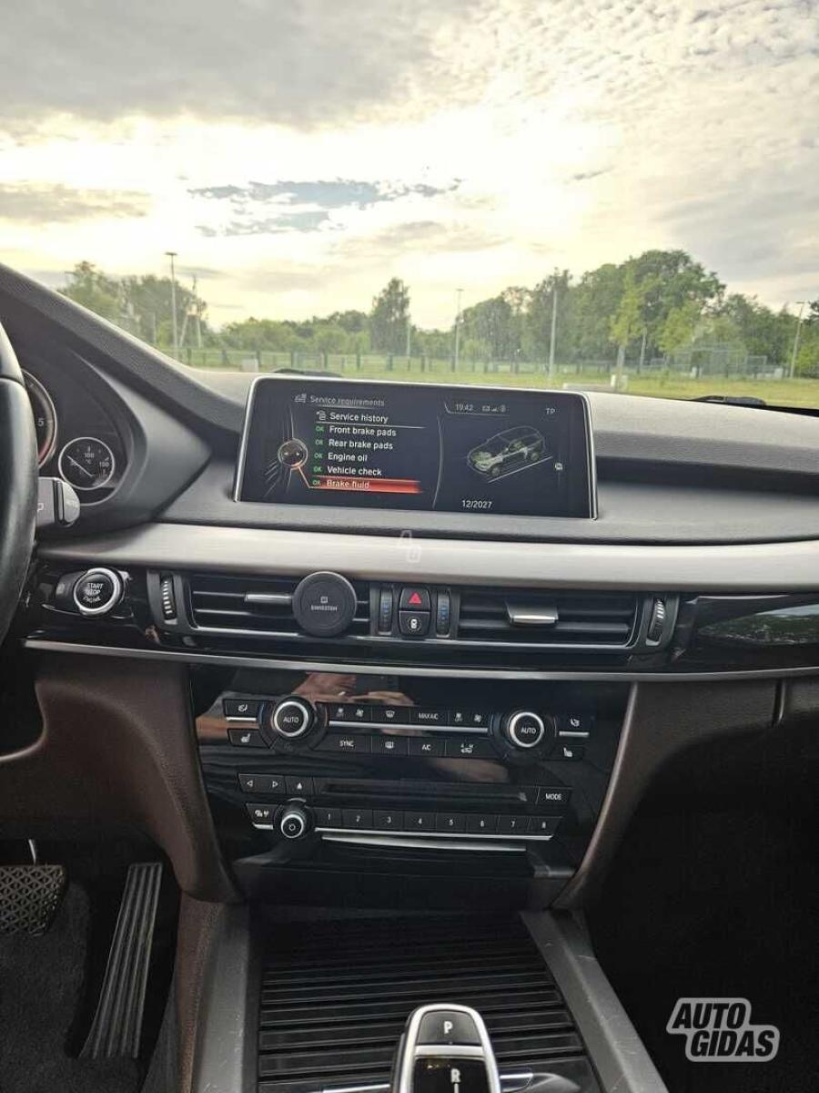 White BMW X5 2014 in Vilnius, with an engine capacity of 3.00 L and mileage of 237 thousand km for 20900 €, photo 30 on AUTOMOTO.COM.LV