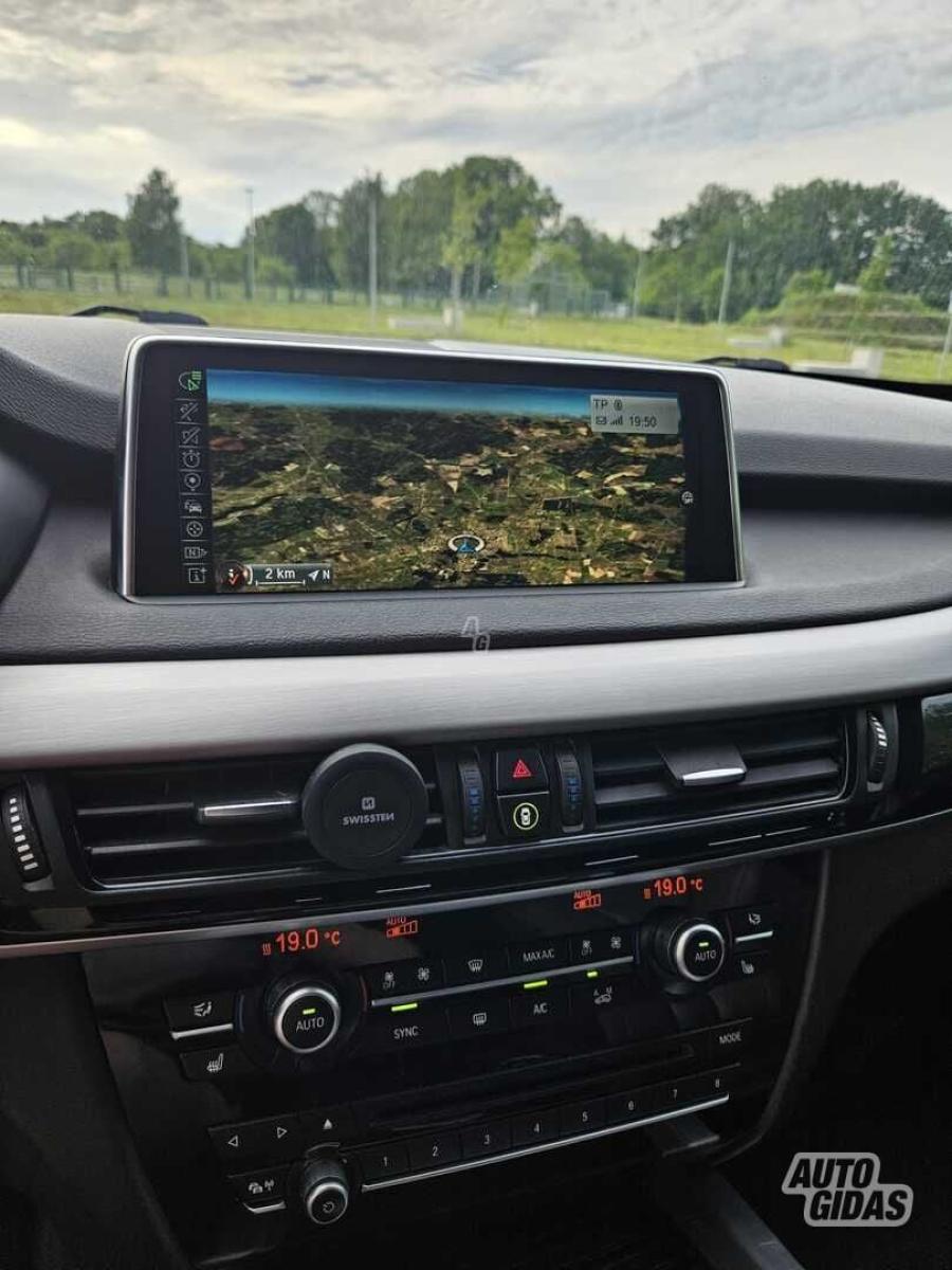 White BMW X5 2014 in Vilnius, with an engine capacity of 3.00 L and mileage of 237 thousand km for 20900 €, photo 34 on AUTOMOTO.COM.LV