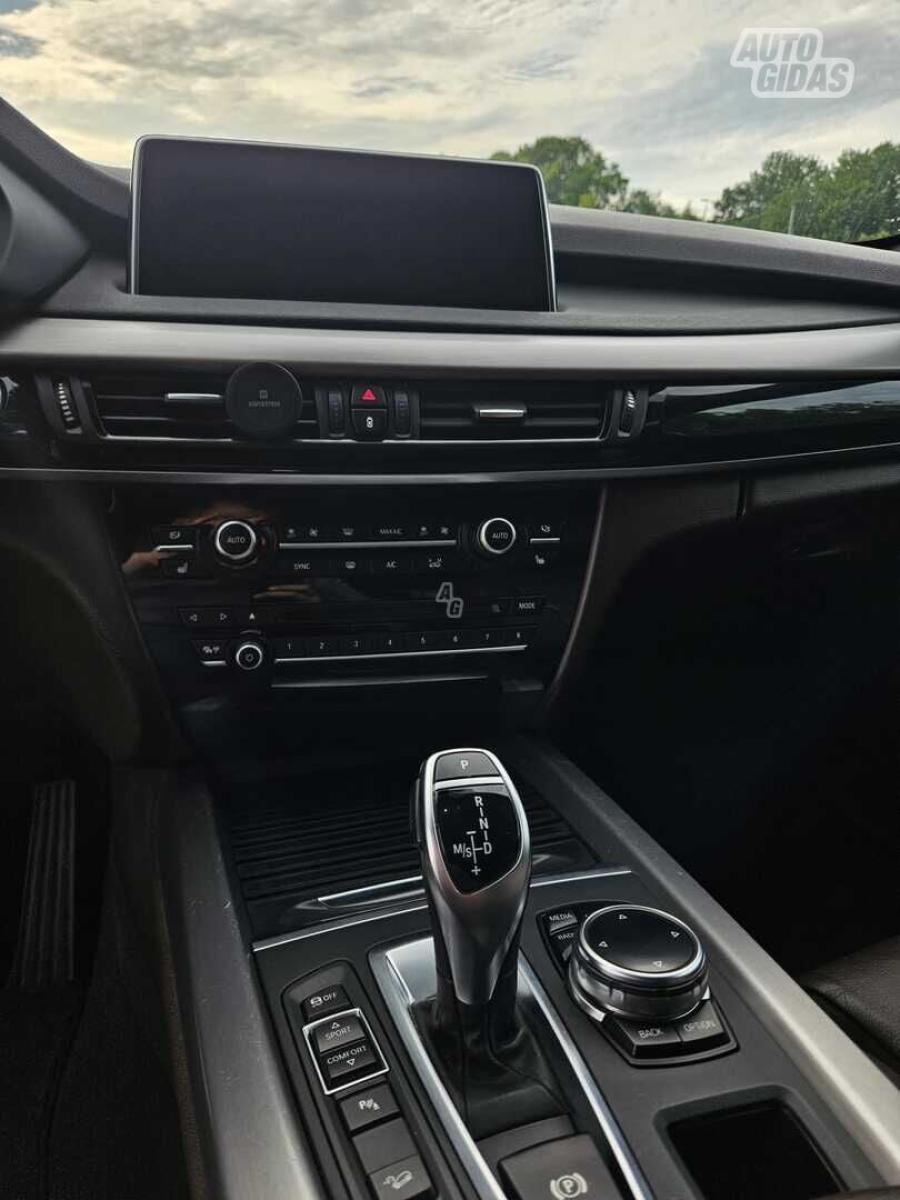 White BMW X5 2014 in Vilnius, with an engine capacity of 3.00 L and mileage of 237 thousand km for 20900 €, photo 35 on AUTOMOTO.COM.LV