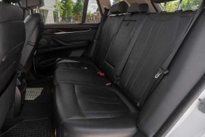 White BMW X5 2014 in Vilnius, with an engine capacity of 2.00 L and mileage of 354 thousand km for 15950 €, photo 15 on AUTOMOTO.COM.LV
