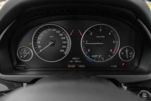 White BMW X5 2014 in Vilnius, with an engine capacity of 2.00 L and mileage of 354 thousand km for 15950 €, photo 20 on AUTOMOTO.COM.LV