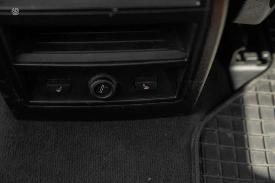 White BMW X5 2014 in Vilnius, with an engine capacity of 2.00 L and mileage of 354 thousand km for 15950 €, photo 30 on AUTOMOTO.COM.LV