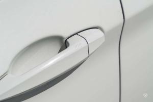 White BMW X5 2014 in Vilnius, with an engine capacity of 2.00 L and mileage of 354 thousand km for 15950 €, photo 33 on AUTOMOTO.COM.LV