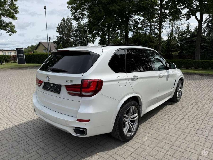 White BMW X5 2014 in Marijampole, with an engine capacity of 2.99 L and mileage of 186 thousand km for 19800 €, photo 9 on AUTOMOTO.COM.LV