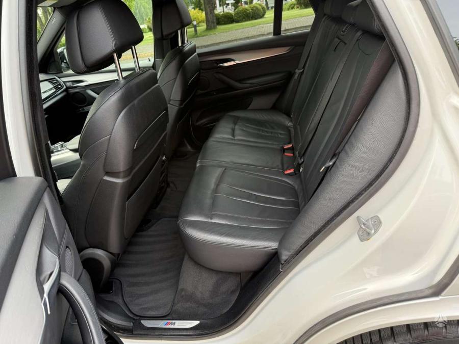 White BMW X5 2014 in Marijampole, with an engine capacity of 2.99 L and mileage of 186 thousand km for 19800 €, photo 16 on AUTOMOTO.COM.LV