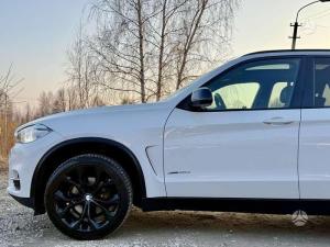 White BMW X5 2014 in Siauliai, with an engine capacity of 2.99 L and mileage of 268 thousand km for 16300 €, photo 12 on AUTOMOTO.COM.LV