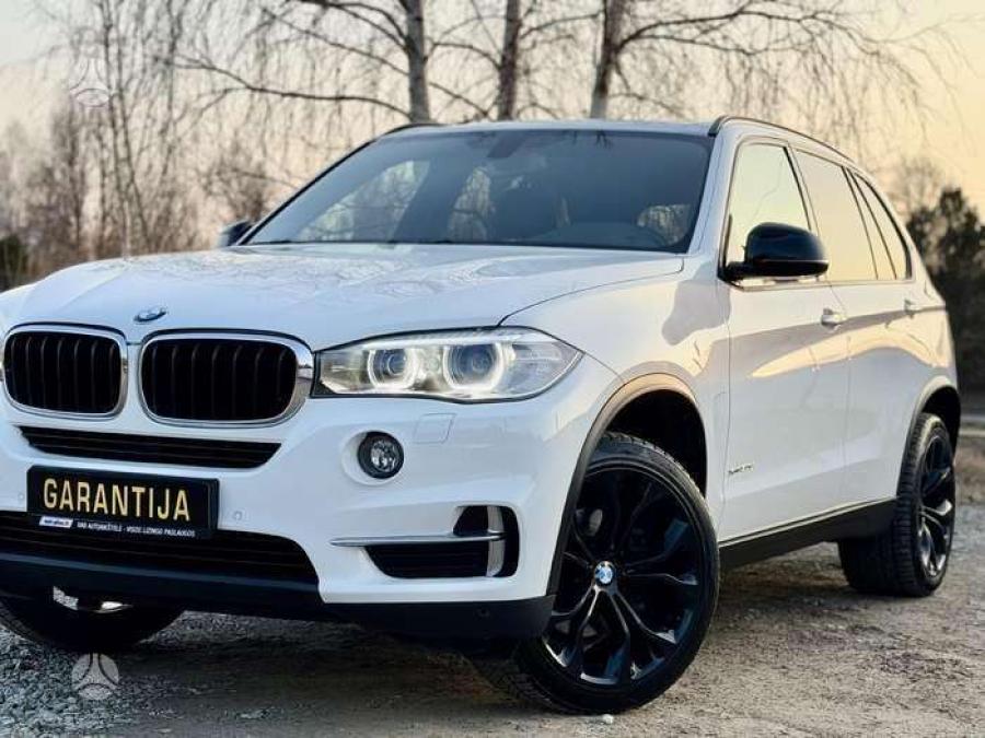 White BMW X5 2014 in Siauliai, with an engine capacity of 2.99 L and mileage of 268 thousand km for 16300 €, photo 17 on AUTOMOTO.COM.LV