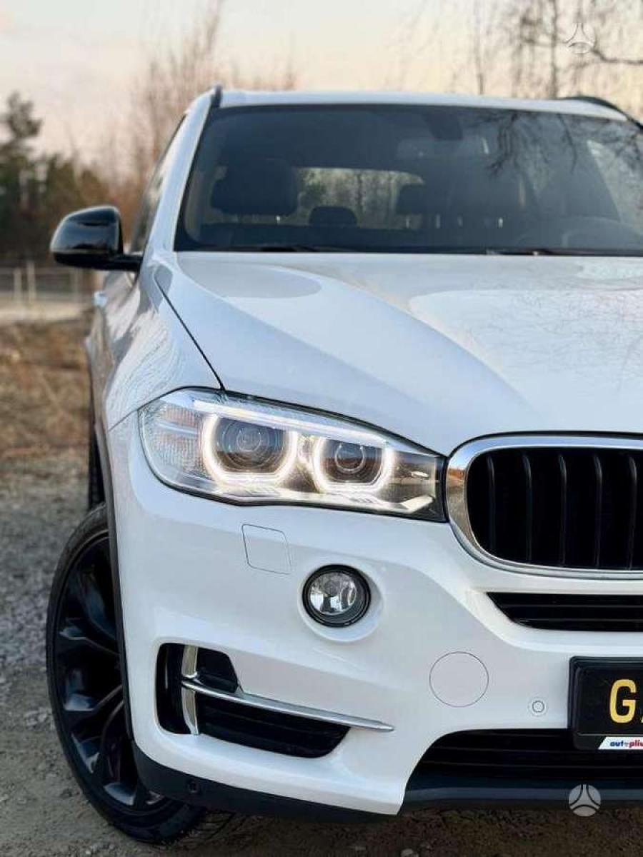 White BMW X5 2014 in Siauliai, with an engine capacity of 2.99 L and mileage of 268 thousand km for 16300 €, photo 18 on AUTOMOTO.COM.LV