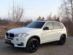 White BMW X5 2014 in Siauliai, with an engine capacity of 2.99 L and mileage of 268 thousand km for 16300 €, photo 21 on AUTOMOTO.COM.LV