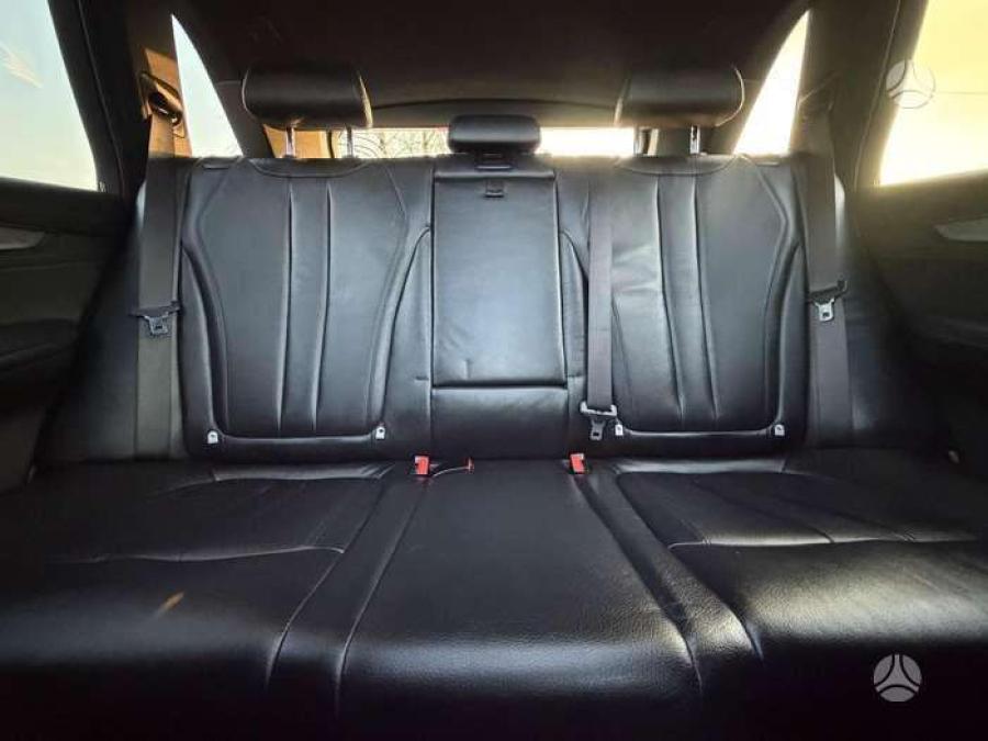 White BMW X5 2014 in Siauliai, with an engine capacity of 2.99 L and mileage of 268 thousand km for 16300 €, photo 28 on AUTOMOTO.COM.LV