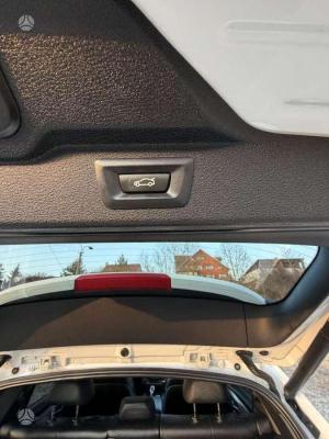 White BMW X5 2014 in Siauliai, with an engine capacity of 2.99 L and mileage of 268 thousand km for 16300 €, photo 35 on AUTOMOTO.COM.LV