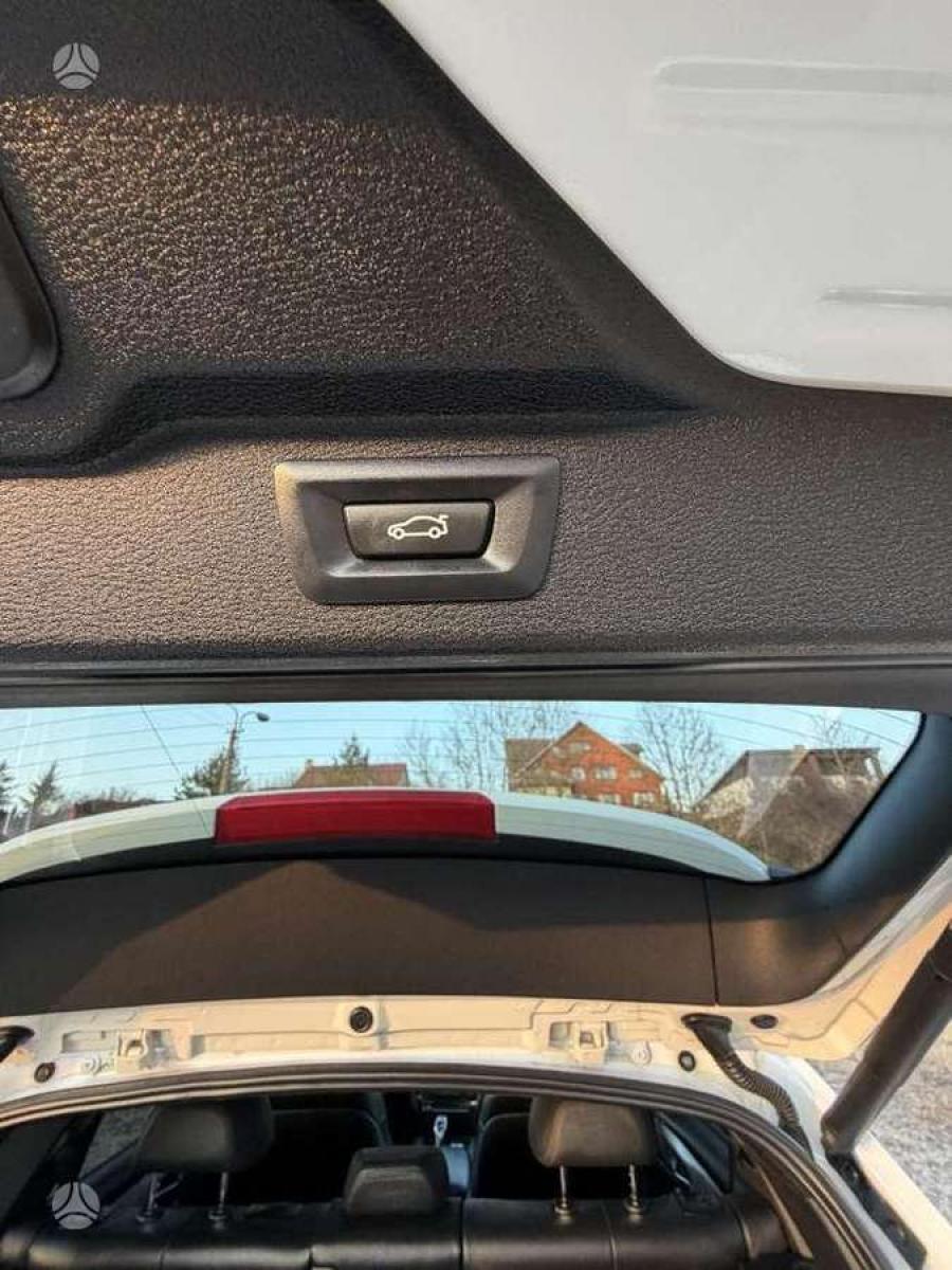 White BMW X5 2014 in Siauliai, with an engine capacity of 2.99 L and mileage of 268 thousand km for 16300 €, photo 35 on AUTOMOTO.COM.LV