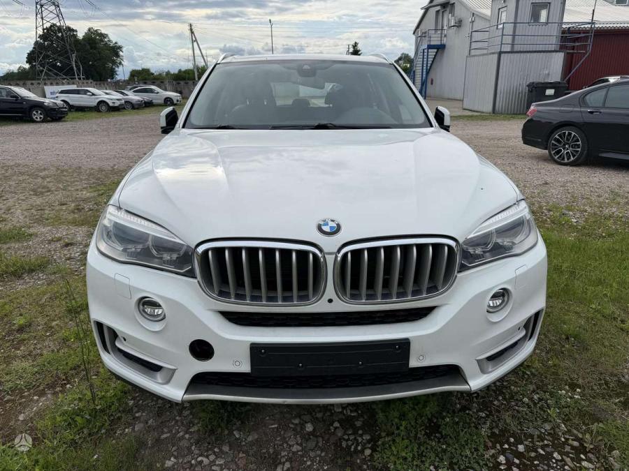 White BMW X5 2014 in Marijampole, with an engine capacity of 2.99 L and mileage of 280 thousand km for 11400 €, photo 3 on AUTOMOTO.COM.LV