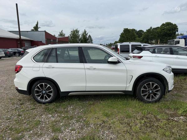 Balts BMW X5 2014 Marijampole, ar dzinēja tilpumu 2.99 L un nobraukumu 280 tūkst. km par 11400 €, foto 4 vietnē AUTOMOTO.COM.LV