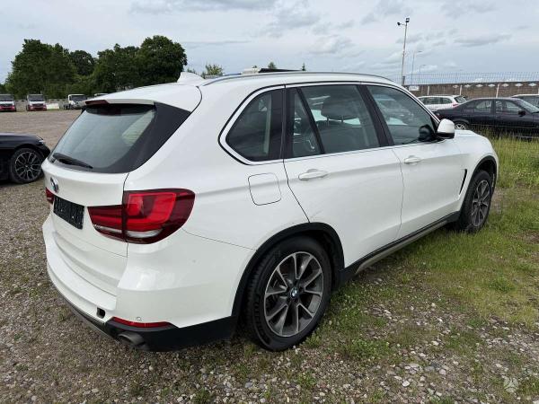 Balts BMW X5 2014 Marijampole, ar dzinēja tilpumu 2.99 L un nobraukumu 280 tūkst. km par 11400 €, foto 5 vietnē AUTOMOTO.COM.LV