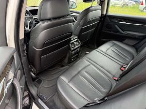 White BMW X5 2014 in Marijampole, with an engine capacity of 2.99 L and mileage of 280 thousand km for 11400 €, photo 9 on AUTOMOTO.COM.LV
