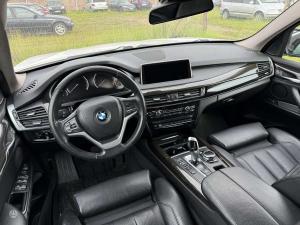 White BMW X5 2014 in Marijampole, with an engine capacity of 2.99 L and mileage of 280 thousand km for 11400 €, photo 10 on AUTOMOTO.COM.LV