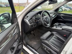 White BMW X5 2014 in Marijampole, with an engine capacity of 2.99 L and mileage of 280 thousand km for 11400 €, photo 11 on AUTOMOTO.COM.LV