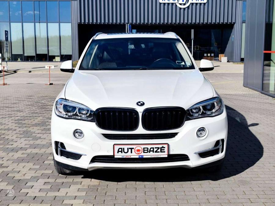 Balts BMW X5 2014 Šauļi, ar dzinēja tilpumu 3.00 L un nobraukumu 235 tūkst. km par 13350 €, foto 1 vietnē AUTOMOTO.COM.LV