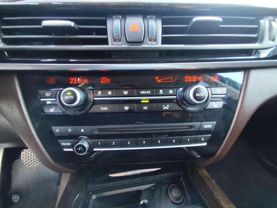 Balts BMW X5 2014 Šauļi, ar dzinēja tilpumu 3.00 L un nobraukumu 235 tūkst. km par 13350 €, foto 17 vietnē AUTOMOTO.COM.LV