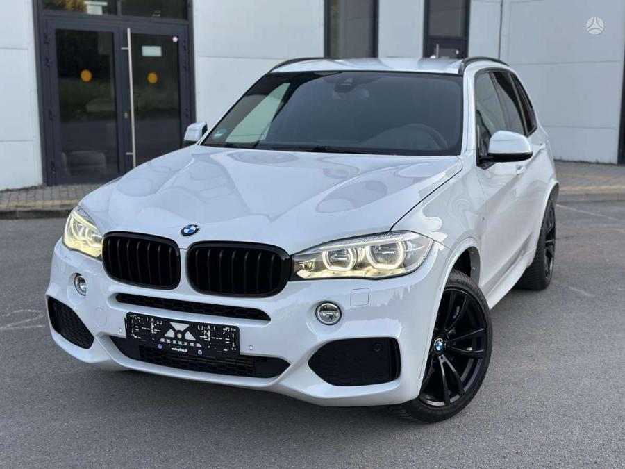 White BMW X5 2014 in Kaunas, with an engine capacity of 2.99 L and mileage of 222 thousand km for 19950 €, photo 1 on AUTOMOTO.COM.LV