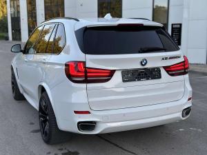 White BMW X5 2014 in Kaunas, with an engine capacity of 2.99 L and mileage of 222 thousand km for 19950 €, photo 3 on AUTOMOTO.COM.LV