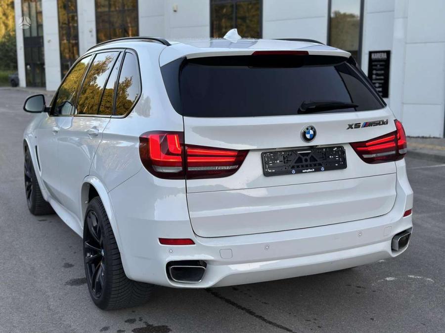 White BMW X5 2014 in Kaunas, with an engine capacity of 2.99 L and mileage of 222 thousand km for 19950 €, photo 3 on AUTOMOTO.COM.LV