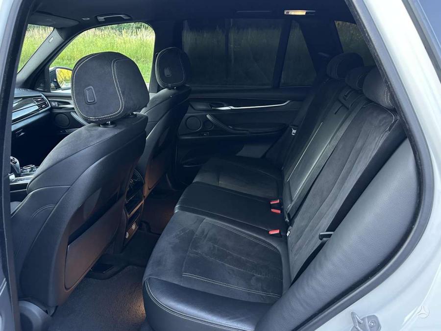 White BMW X5 2014 in Kaunas, with an engine capacity of 2.99 L and mileage of 222 thousand km for 19950 €, photo 29 on AUTOMOTO.COM.LV