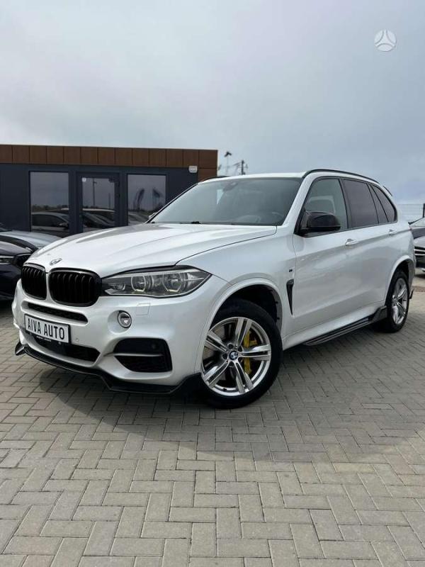 White BMW X5 2014 in Kaunas, with an engine capacity of 2.99 L and mileage of 301 thousand km for 16999 €, photo 1 on AUTOMOTO.COM.LV
