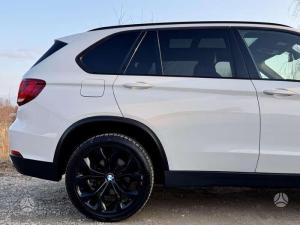 White BMW X5 2014 in Siauliai, with an engine capacity of 2.99 L and mileage of 268 thousand km for 16300 €, photo 10 on AUTOMOTO.COM.LV