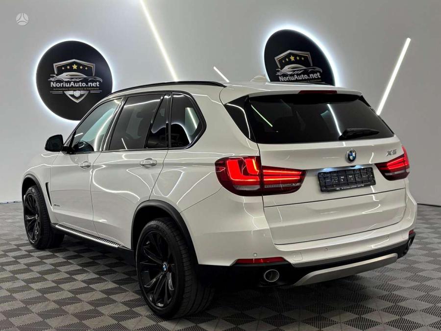 White BMW X5 2014 in Marijampole, with an engine capacity of 3.00 L and mileage of 204 thousand km for 17999 €, photo 4 on AUTOMOTO.COM.LV