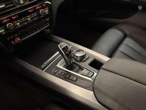 White BMW X5 2014 in Marijampole, with an engine capacity of 3.00 L and mileage of 204 thousand km for 17999 €, photo 21 on AUTOMOTO.COM.LV