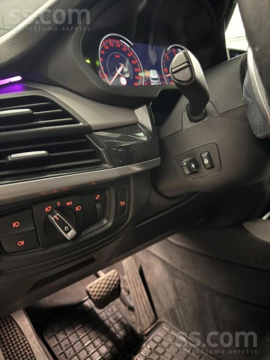 White BMW X5 2014 in Riga, with an engine capacity of 3.00 L and mileage of 224 thousand km for 21000 €, photo 9 on AUTOMOTO.COM.LV
