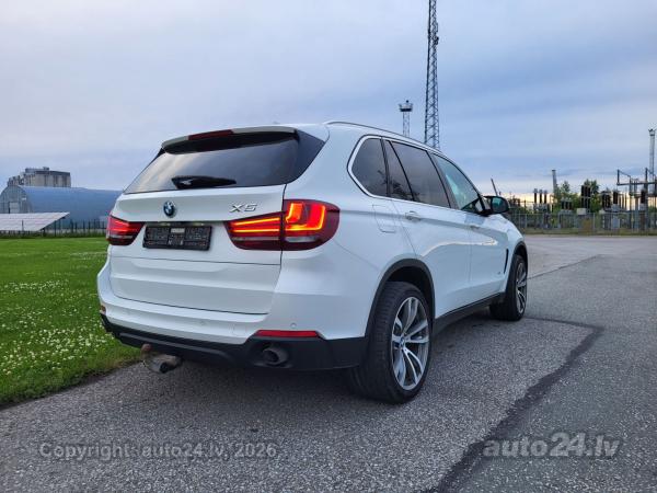 Balts BMW X5 2014 Tallina, ar dzinēja tilpumu 2.50 L un nobraukumu 345 tūkst. km par 15200 €, foto 5 vietnē AUTOMOTO.COM.LV