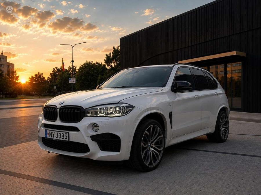 White BMW X5 2014 in Siauliai, with an engine capacity of 4.40 L and mileage of 157 thousand km for 14950 €, photo 1 on AUTOMOTO.COM.LV