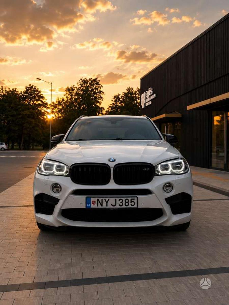 White BMW X5 2014 in Siauliai, with an engine capacity of 4.40 L and mileage of 157 thousand km for 14950 €, photo 3 on AUTOMOTO.COM.LV