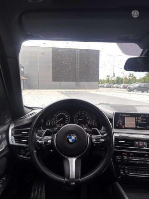 White BMW X5 2014 in Siauliai, with an engine capacity of 4.40 L and mileage of 157 thousand km for 14950 €, photo 8 on AUTOMOTO.COM.LV