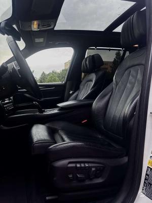 White BMW X5 2014 in Siauliai, with an engine capacity of 4.40 L and mileage of 157 thousand km for 14950 €, photo 9 on AUTOMOTO.COM.LV