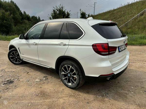 Balts BMW X5 2014 Kretinga, ar dzinēja tilpumu 2.98 L un nobraukumu 312 tūkst. km par 11500 €, foto 10 vietnē AUTOMOTO.COM.LV