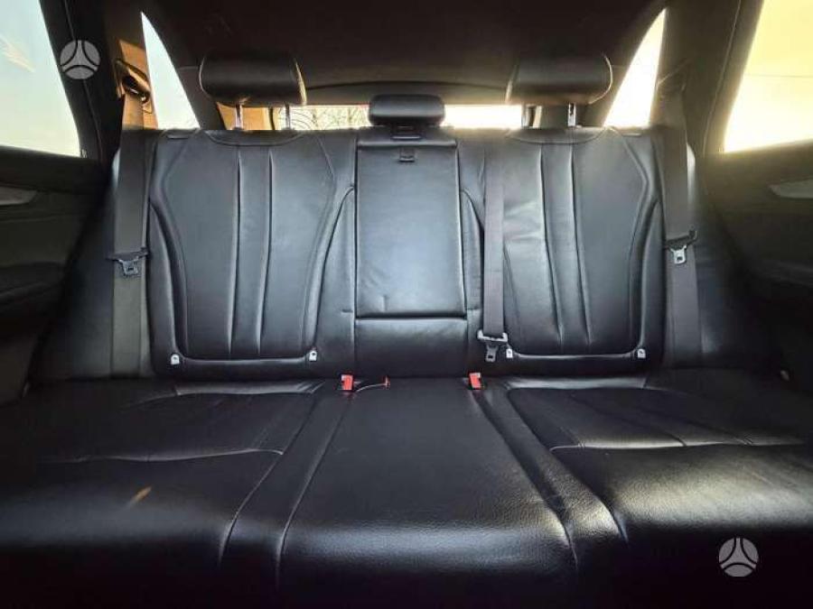 White BMW X5 2014 in Siauliai, with an engine capacity of 2.99 L and mileage of 268 thousand km for 16300 €, photo 28 on AUTOMOTO.COM.LV