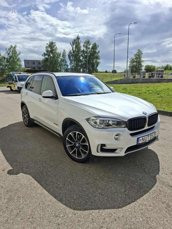 Balts BMW X5 2014 Jonava, ar dzinēja tilpumu 2.00 L un nobraukumu 305 tūkst. km par 15700 €, foto 1 vietnē AUTOMOTO.COM.LV